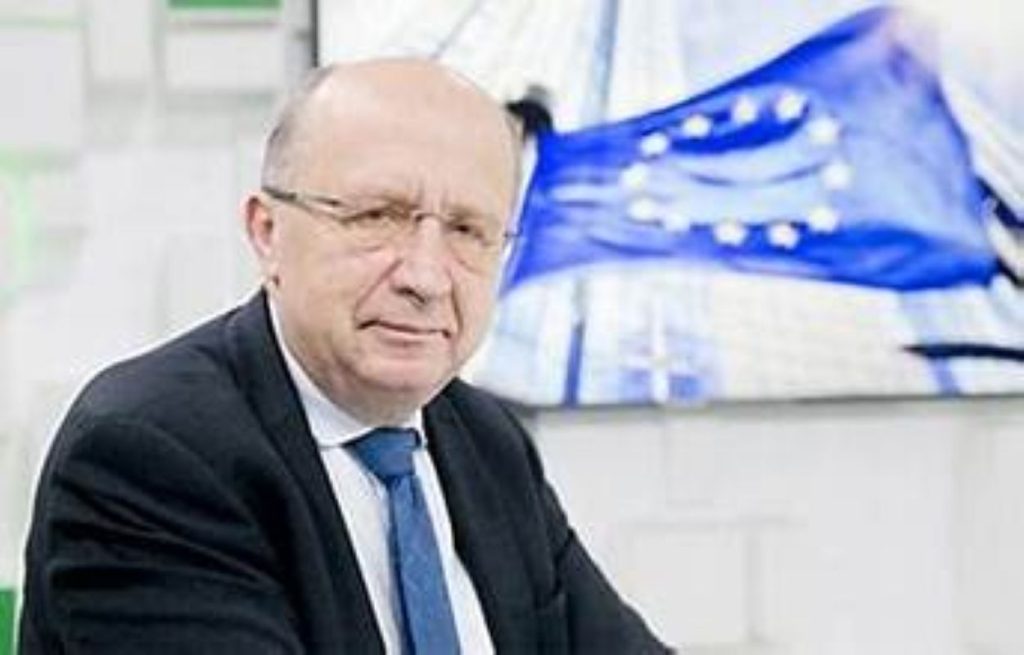 Commission allocates €1 billion to boost collaborative European defence ...