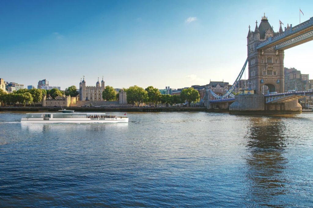 Making waves...that's London's latest tourist attraction - EU Reporter